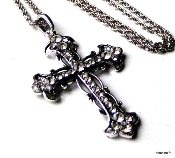 Collier long - Sautoir croix noire métal argenté - Ninanina