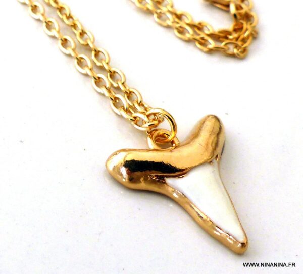 Collier femme dent de requin métal doré émaillé - Ninanina